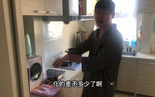 作为一名合格的汽车修理工,不仅车要修的好,饭必须也得做的香