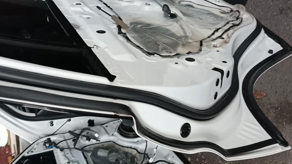 东莞粉丝支持,哈弗H9升级四门电吸门效果展示,不改变原厂锁升级,方便...