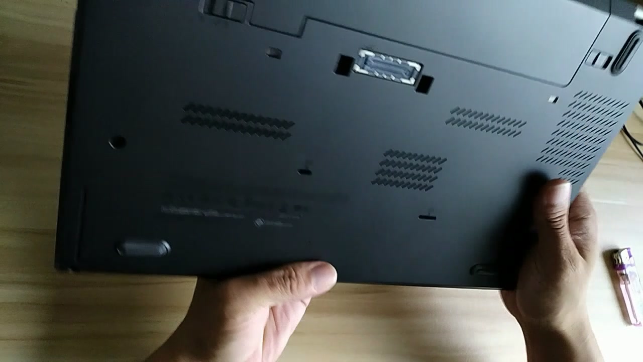刚买的ThinkPad T440s笔记本电脑 为大家带来换键盘教程