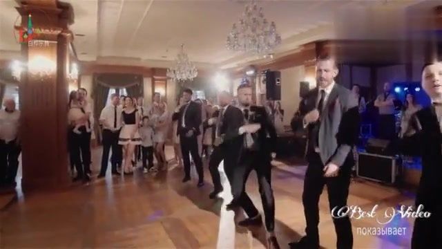 这样的婚礼才带感，新郎《Uptown Funk》舞步乐翻全场