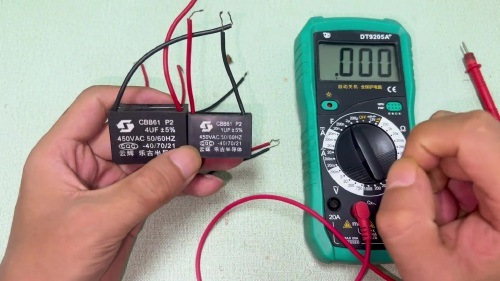 电容是好的还是坏的,用万用表哪个档位测?表笔插哪个孔?涨知识