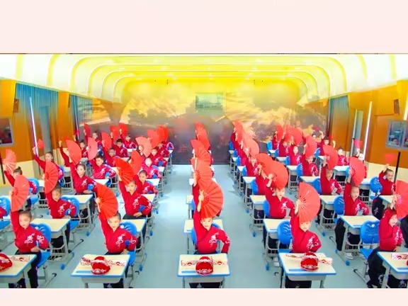 小学元旦主题课桌舞《万里山河》红色主题课桌舞比赛一等奖#课桌舞...