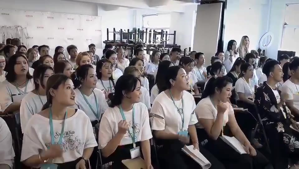 兰州化妆学校职业规划课程帮助学员就业