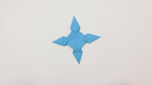 今天我们折叠一个飞镖!