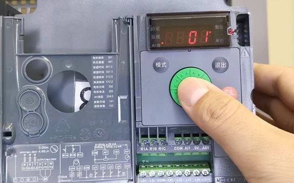 ATV310A变频器如何设置电机参数并进行自整定?