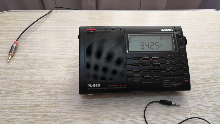 德劲DE31MS收音机短波有源天线与元芳短波天线接收9425KHz对比