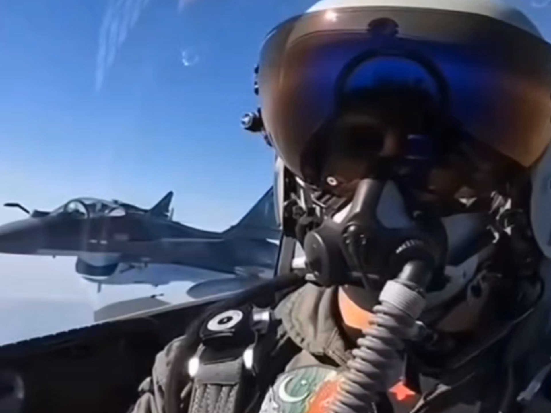 巴基斯坦对阿富汗首都喀布尔发动了几波空袭 目标直指巴基斯坦...