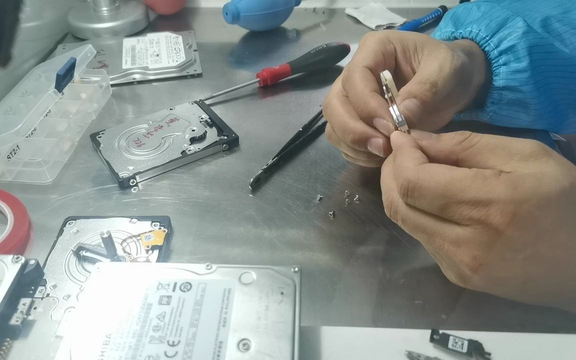 移动硬盘嘎达嘎达响无法识别是怎么回事,看到盘里面就知道什么问题#...