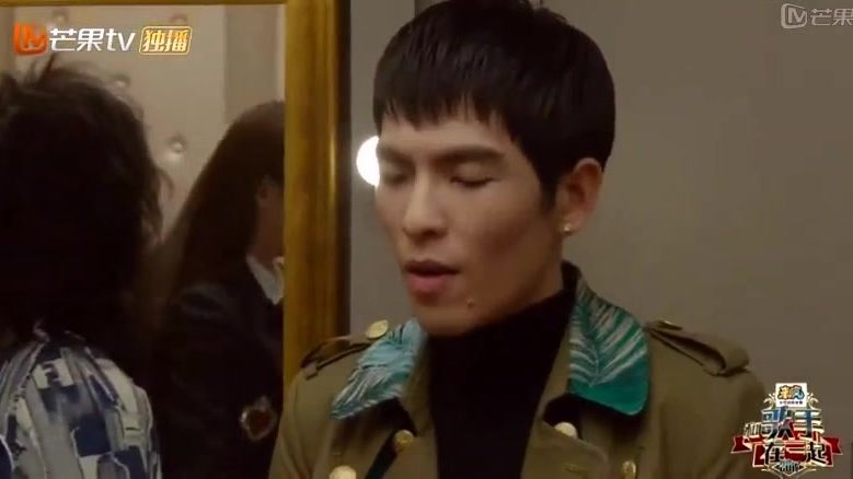 芒果自制:萧敬腾烧脑写春联,藏头诗巧含忆莲名字?