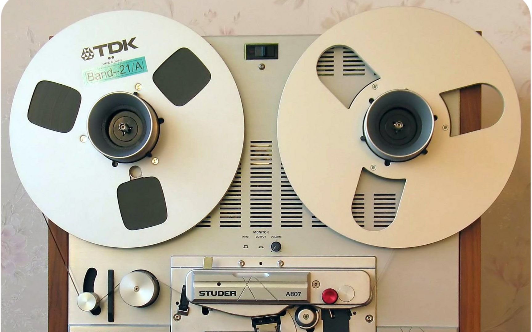 [音缘]模拟声失真率很高,为什么大咖却说模拟的失真是一种美?