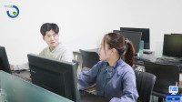 怎么给Excel表的每行加个标题,看看大神怎么操作