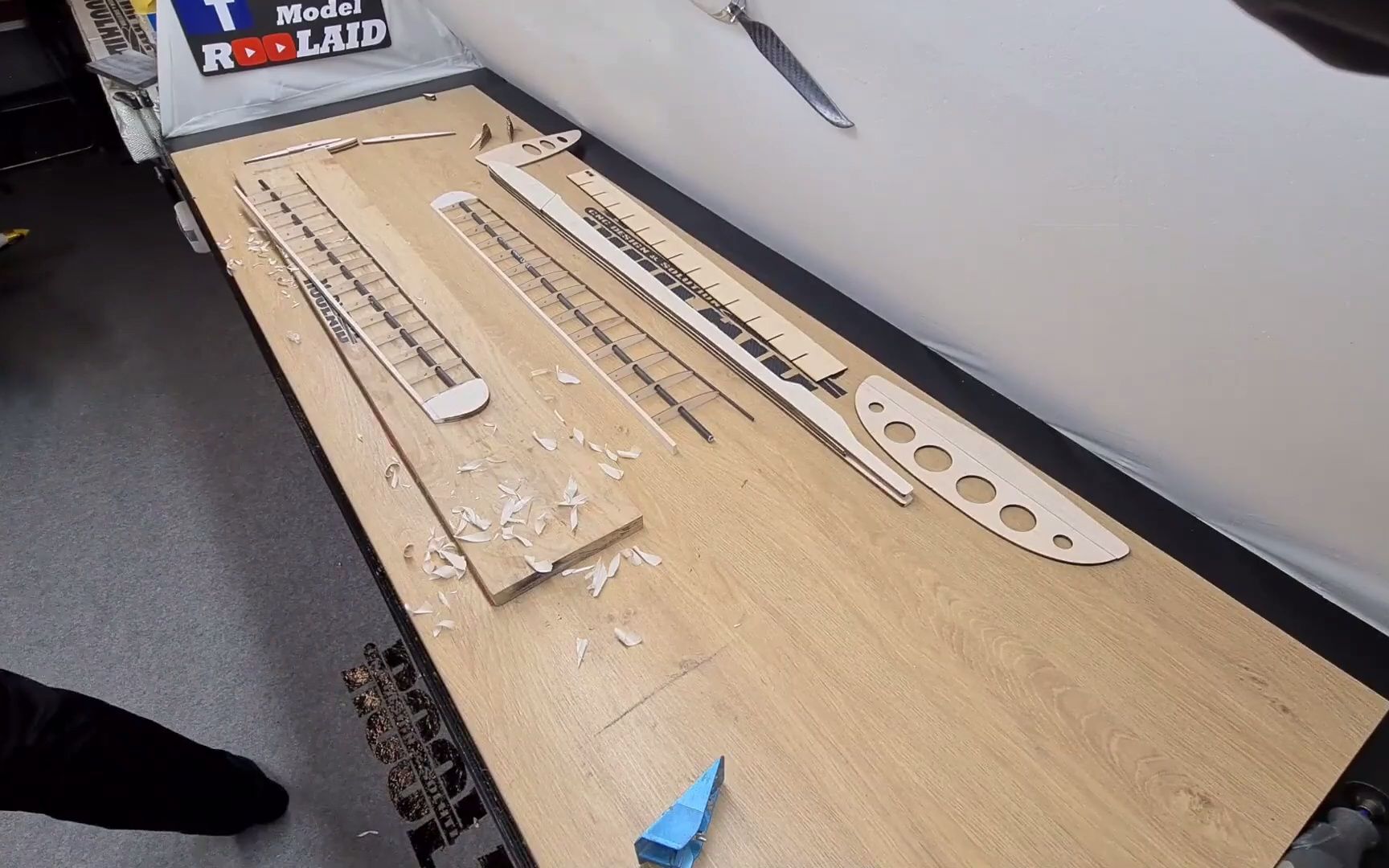 F3K手抛滑翔机纯手工制作视频