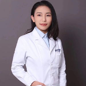 瑞冠口腔咨询医生 