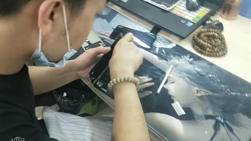 华为畅享9换总成教程瑕疵屏看不出来