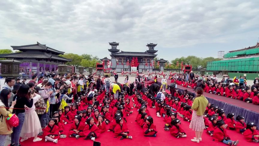 #民俗文化 #热门 国家的教育越来越注重中国传统礼仪文化的学习