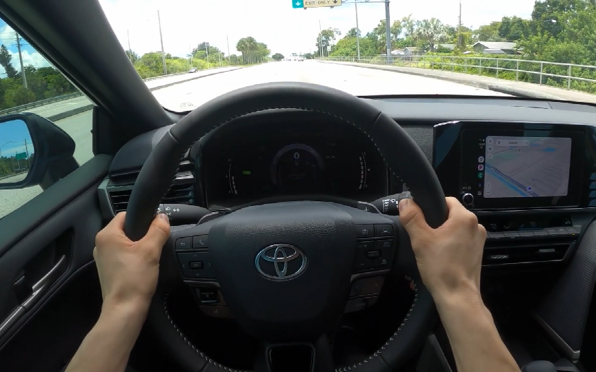 2025款丰田凯美瑞 混合动力 第一视角试驾