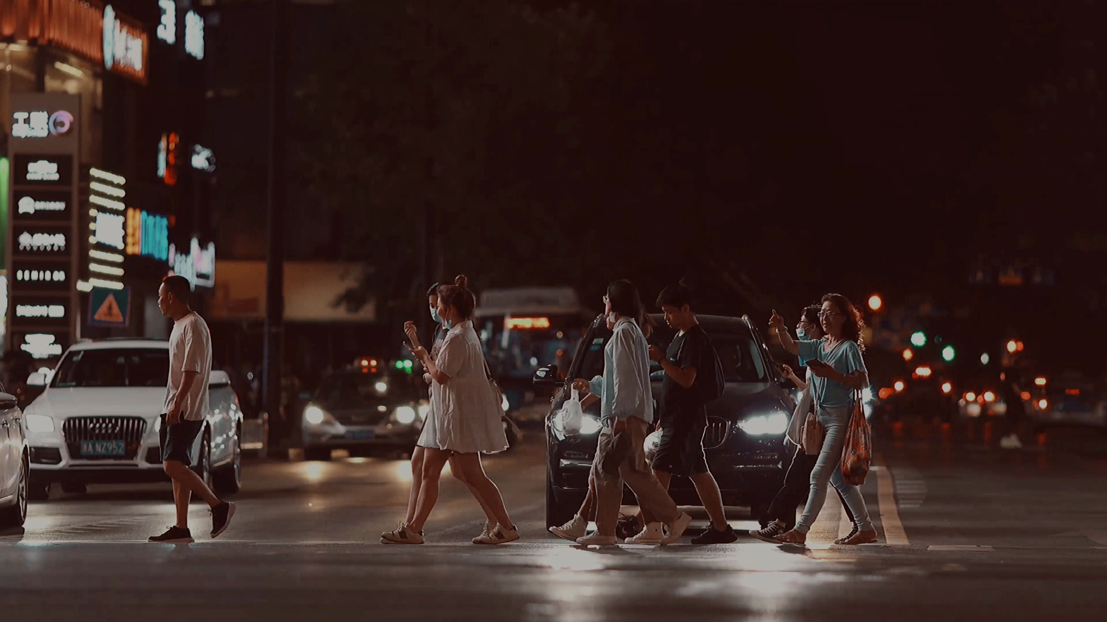 佳能R6转接佳能135L手持夜景扫街视频