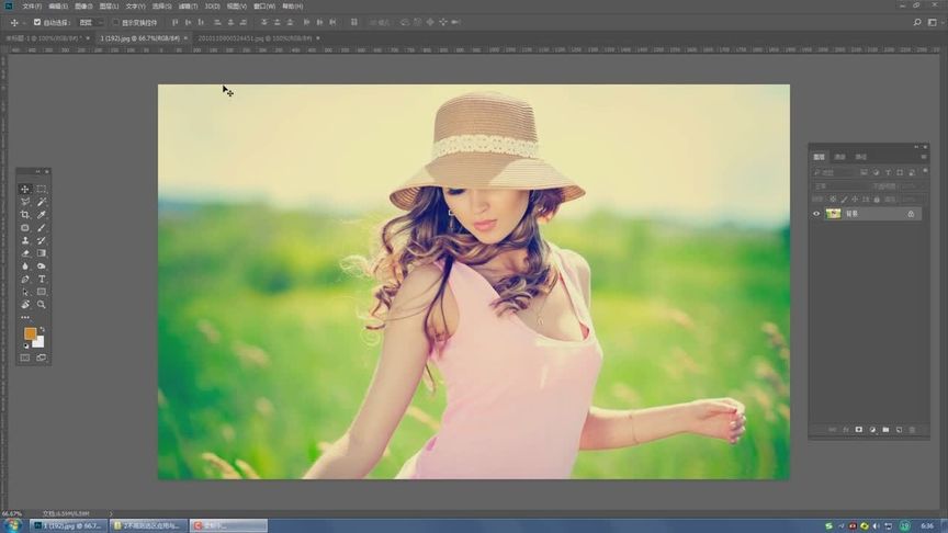Photoshop 如何把照片置入相框制作抽象视觉效果