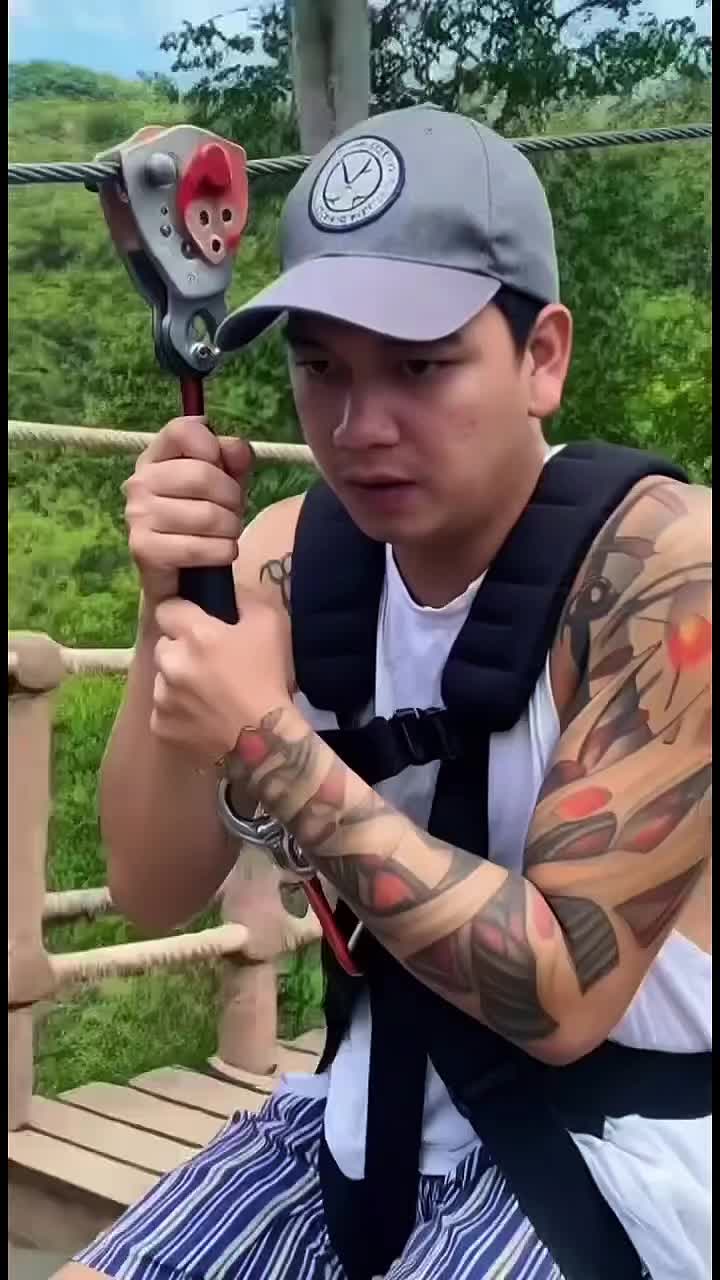 #危险动作请勿模仿 #超级搞笑 #运动户外 #日常生活 #骚操作