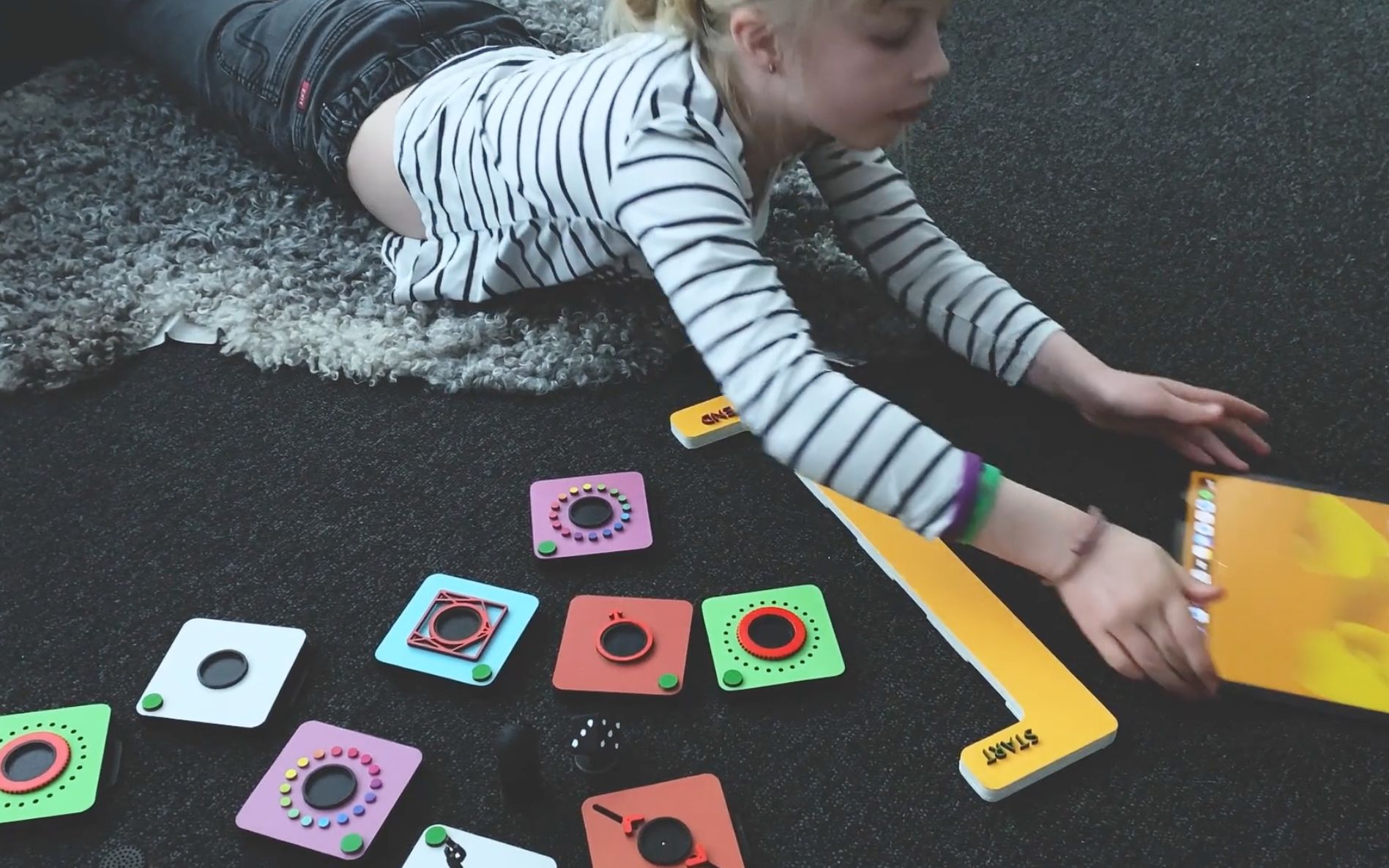 创新交互设计案例 | Codeinskij儿童编程实体与虚拟游戏