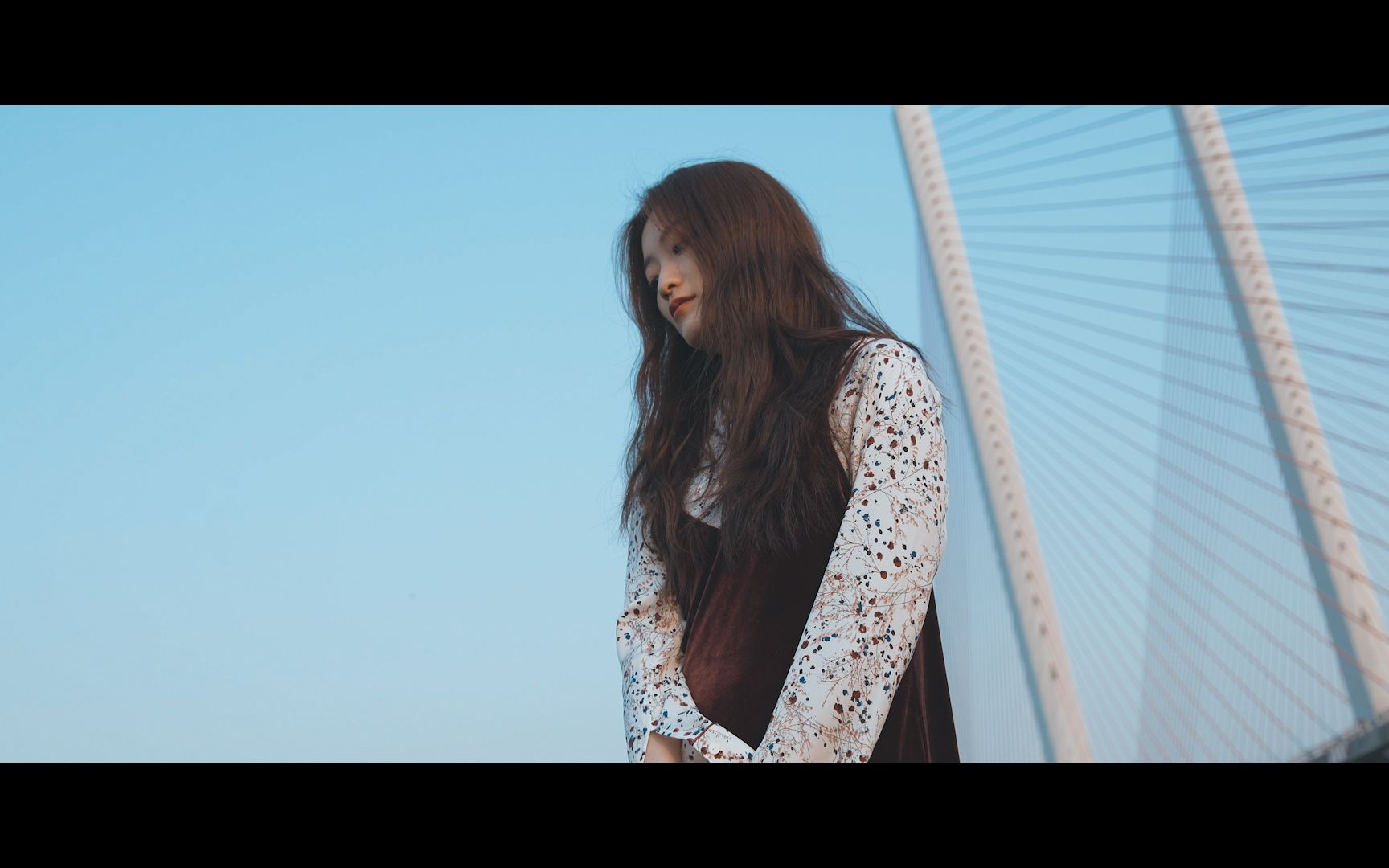 【日常VLOG】回家拍了一辆“超跑”?废弃楼里面发生了啥事?| ...