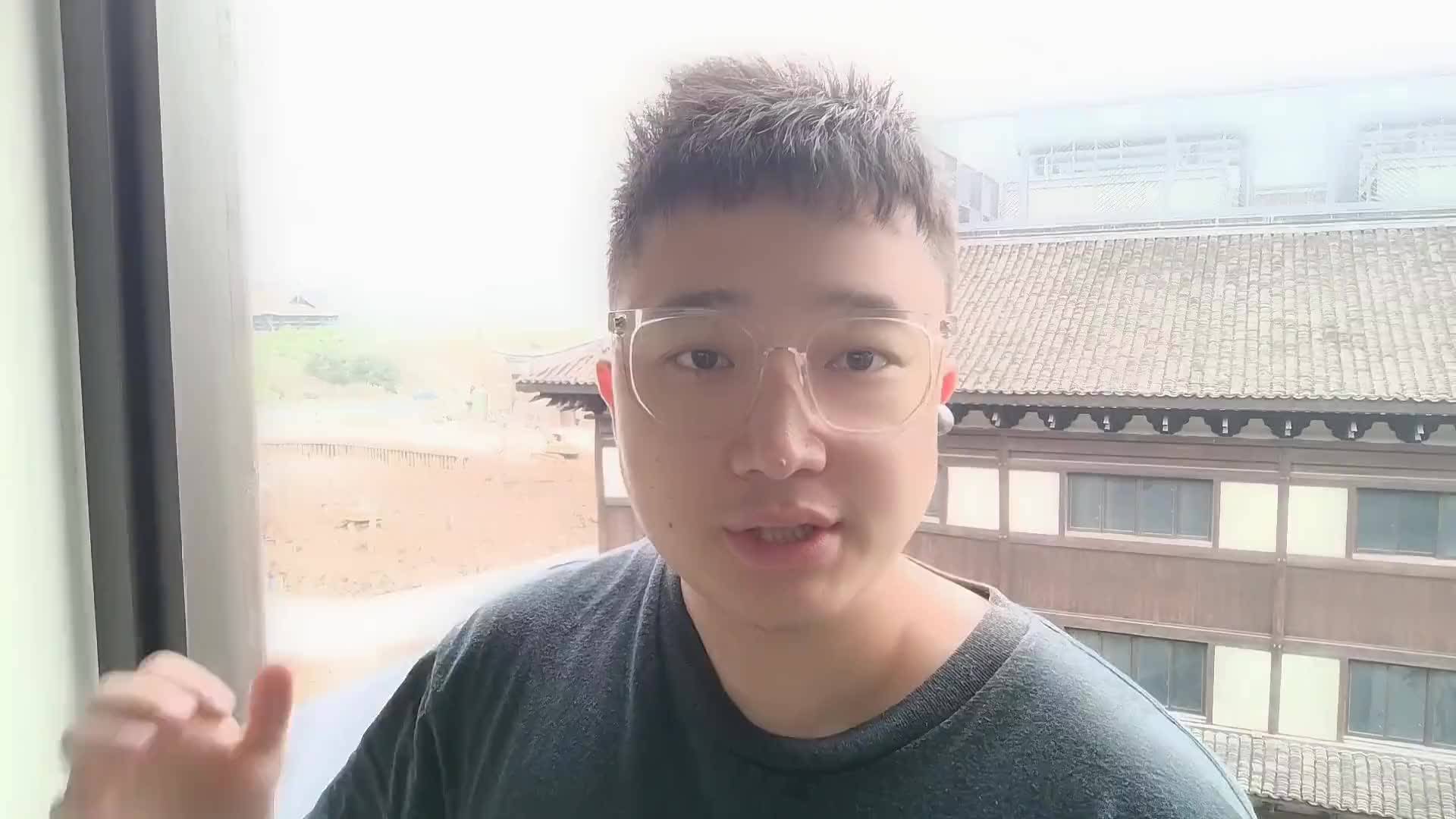 来参加一个会议,听着大家交流怎么做抖音,有点感想