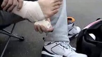 篮球运动伤害预防 2分钟脚踝绷带的使用_标清_clip
