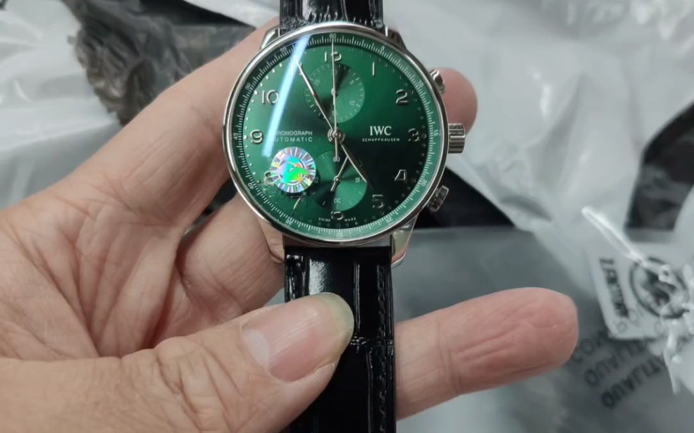 一只最经典的计时机械表,这个设计可以说是5针计时手表的鼻祖。