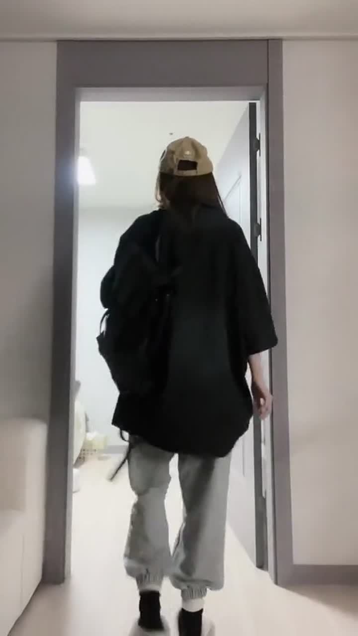 愿意和本小姐一起去冒险吗逆光穿越冒险拍照漫画身材fyp