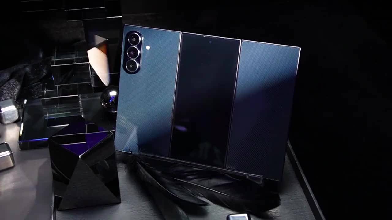 三星首款三折叠 Galaxy Z TriFold上手体验 三星首款三折叠手机Galaxy ...