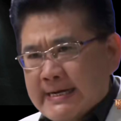 咬牙切齿的大叔 