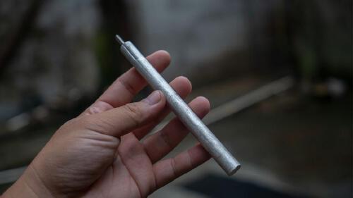 晚上点燃热水器的"镁棒",场面是怎么样的呢?