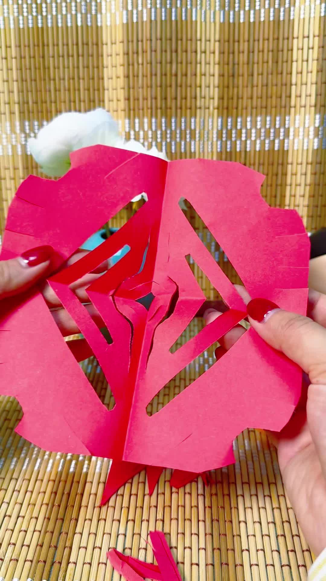 安全小剪刀,快来一起剪纸吧#剪纸#做手工#剪刀#儿童剪刀#安全剪刀