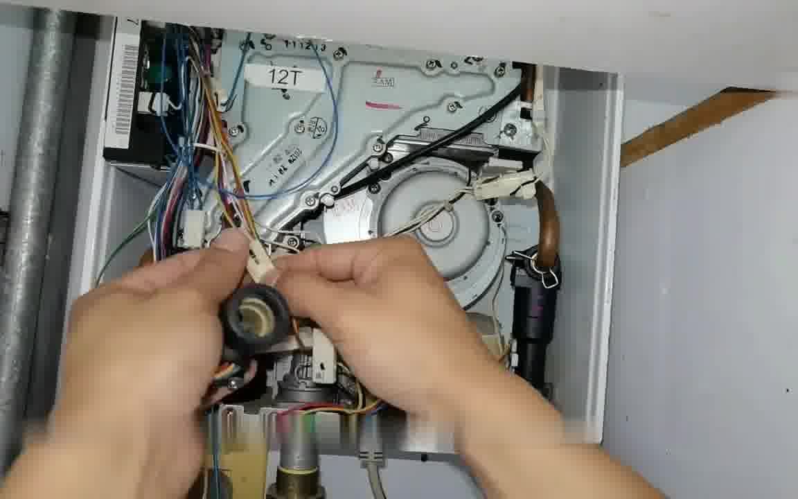 万和燃气热水器故障处理方法这个故障容易处理