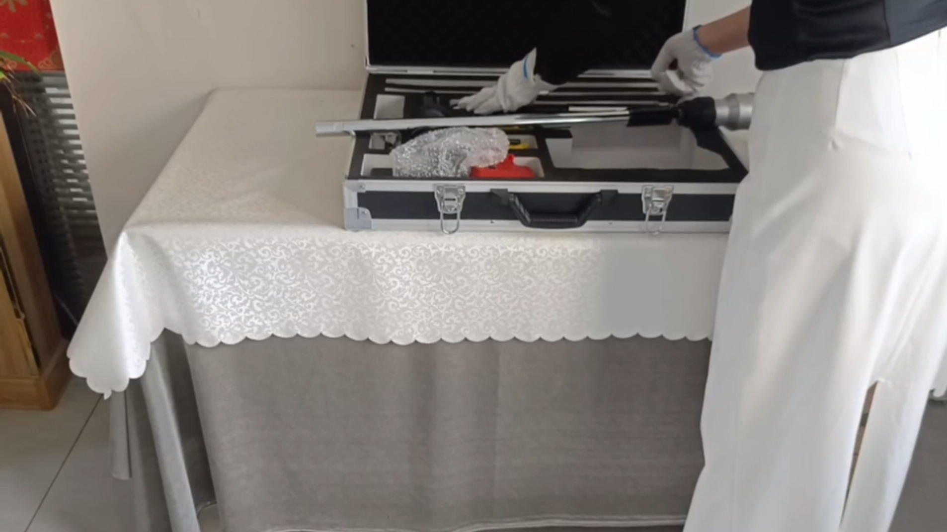 客户说让我给拍个中性手持式电动土壤采样器使用介绍