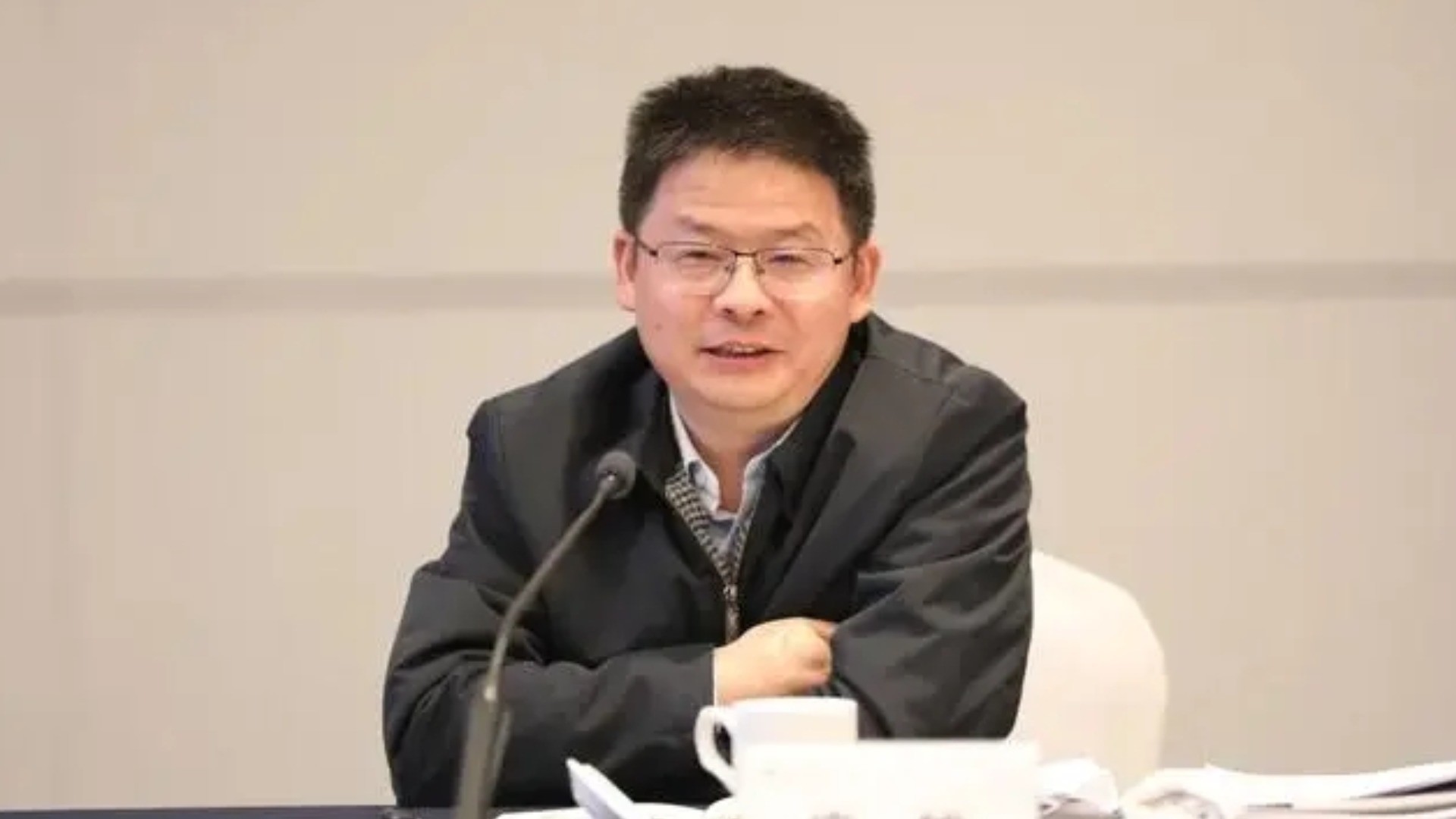 中央组织部决定,应雄履新