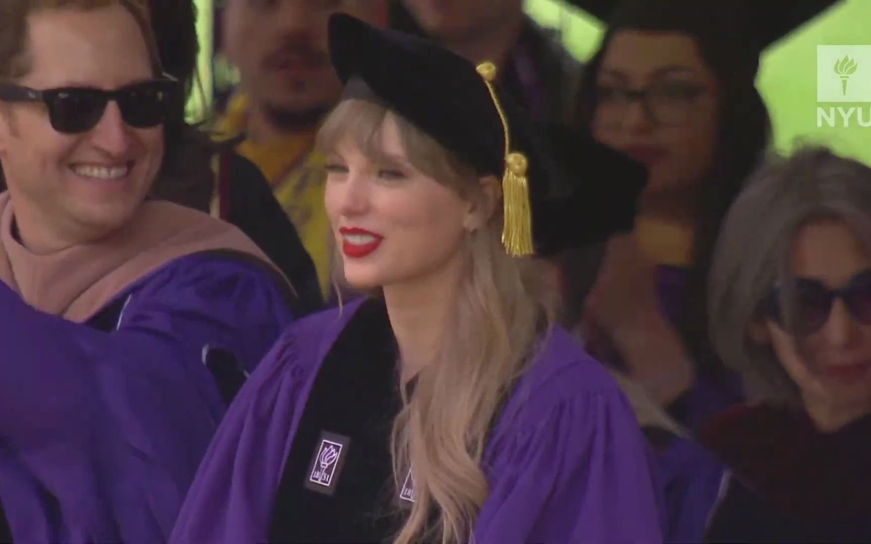 [中英双字]【精翻】霉霉在纽约大学2022届毕业典礼演讲