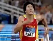 回顾:2004年雅典奥运会刘翔夺冠,中国人征服110米跨栏!