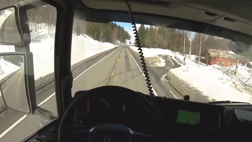 现实版欧卡,驾驶斯堪尼亚卡车在雪山上奔跑