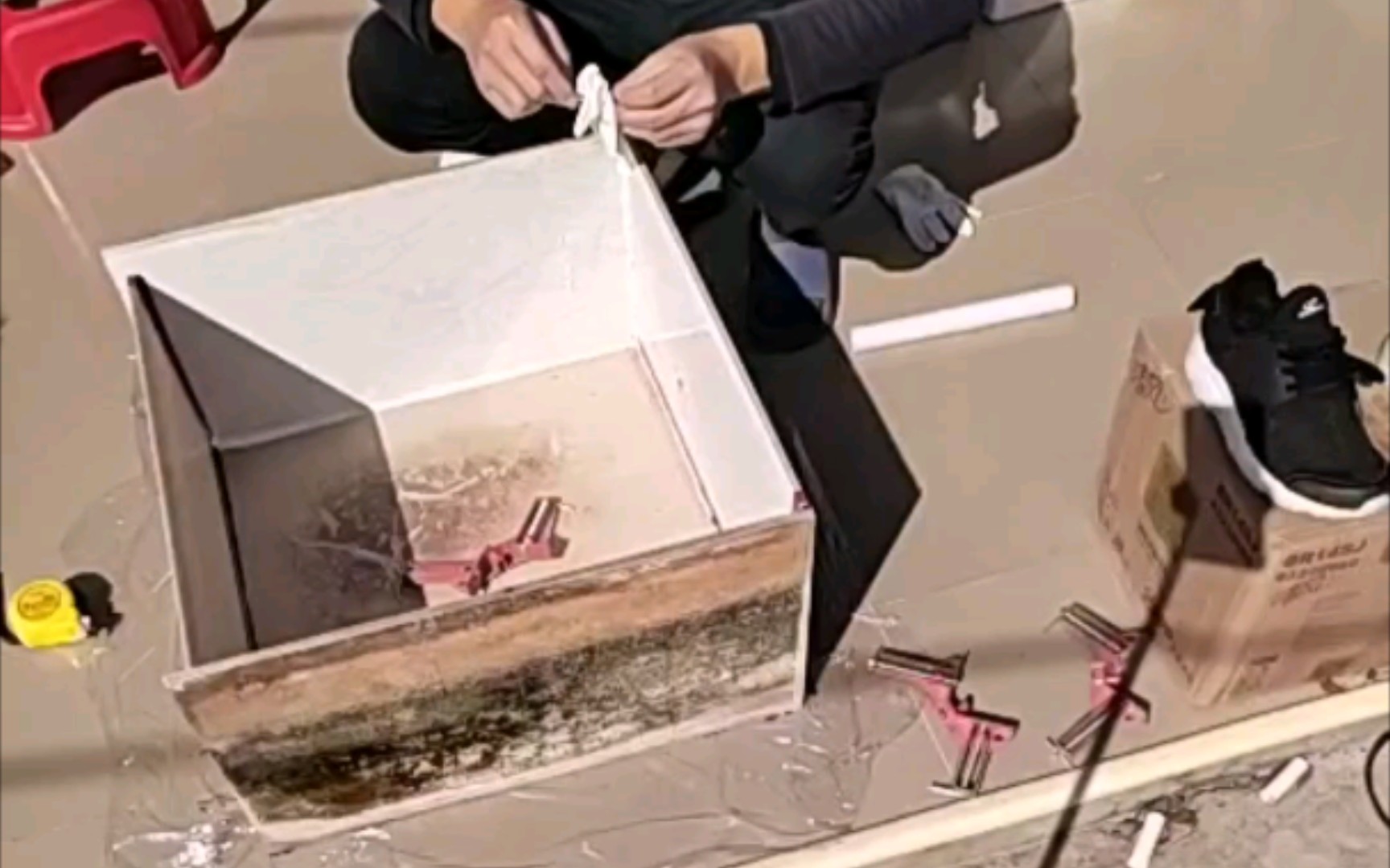 瓷砖缸教学(一)旧瓷砖拆解后DIY成养鱼的小瓷砖缸(仅当无聊观看,具体...