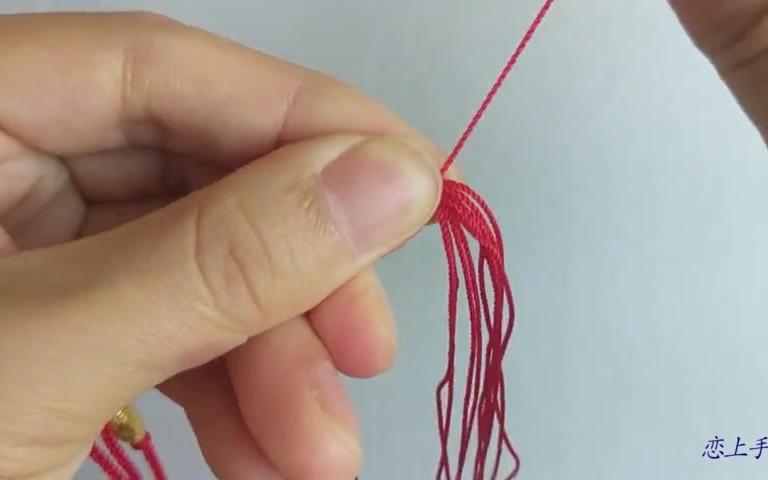 教你编织一款转运珠红绳手链,简约大方,非常受女孩子喜欢