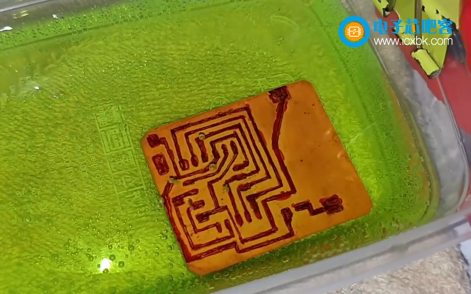 教你在家制作带线路图的PCB板!