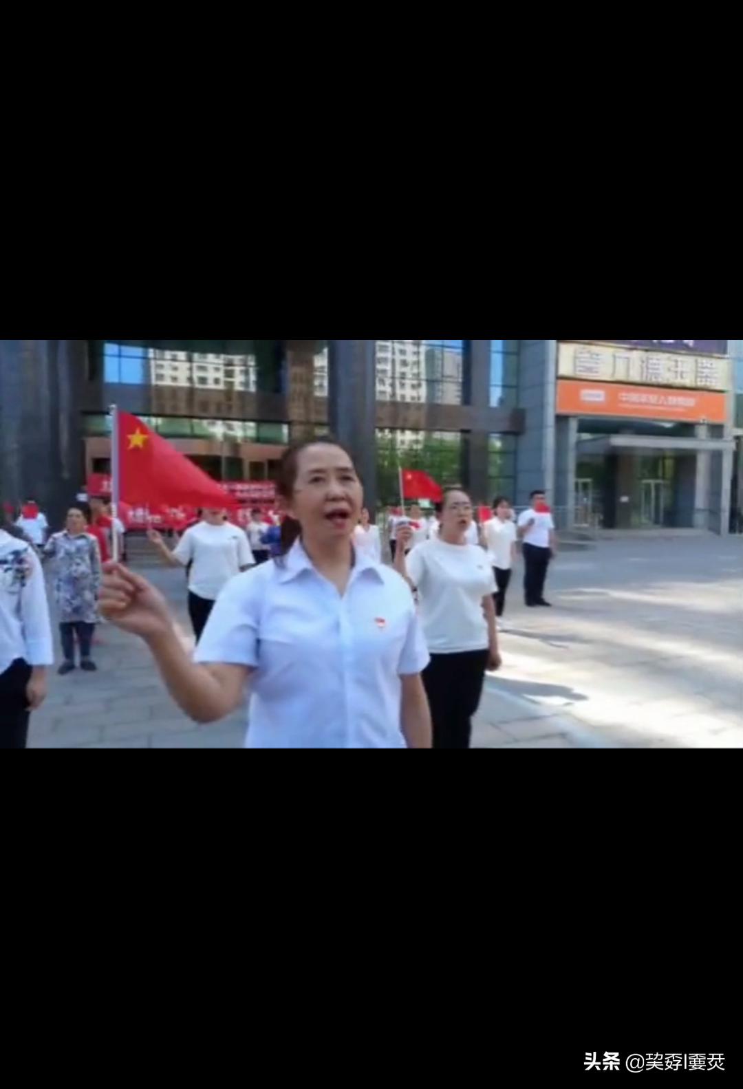 王家梁东社区主题党日活动[微笑]