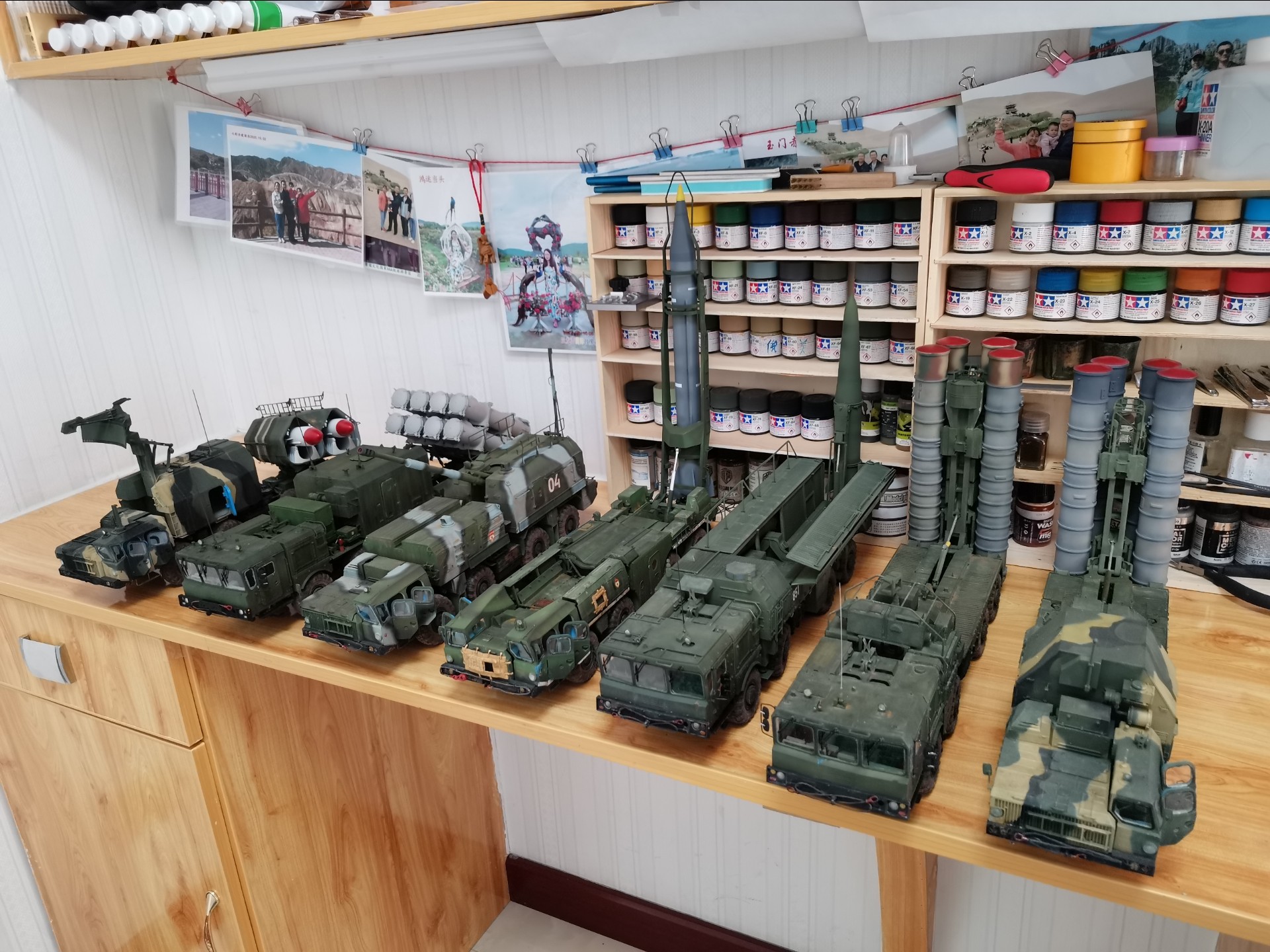 小号手模型1:35卡车装备8轮系列静态模型