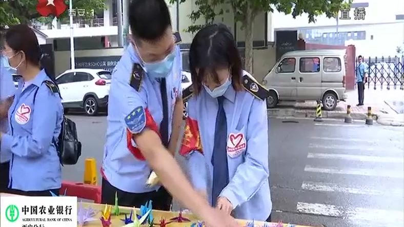 小手拉大手,安全伴我行!西安公交志愿者走进学校宣传乘车小知识