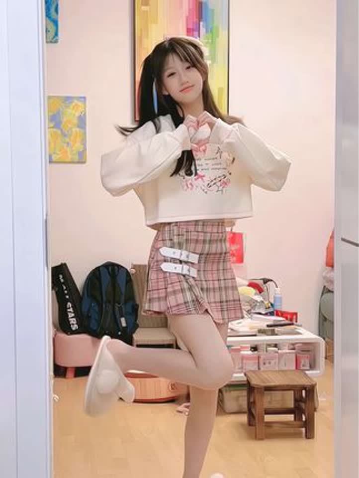 我这手机真的要换了,今天试着画质修复了一下,不知道有没有好一点翻跳