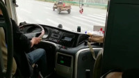 看客车老司机如何拐弯挂档,看他们开车就是种享受