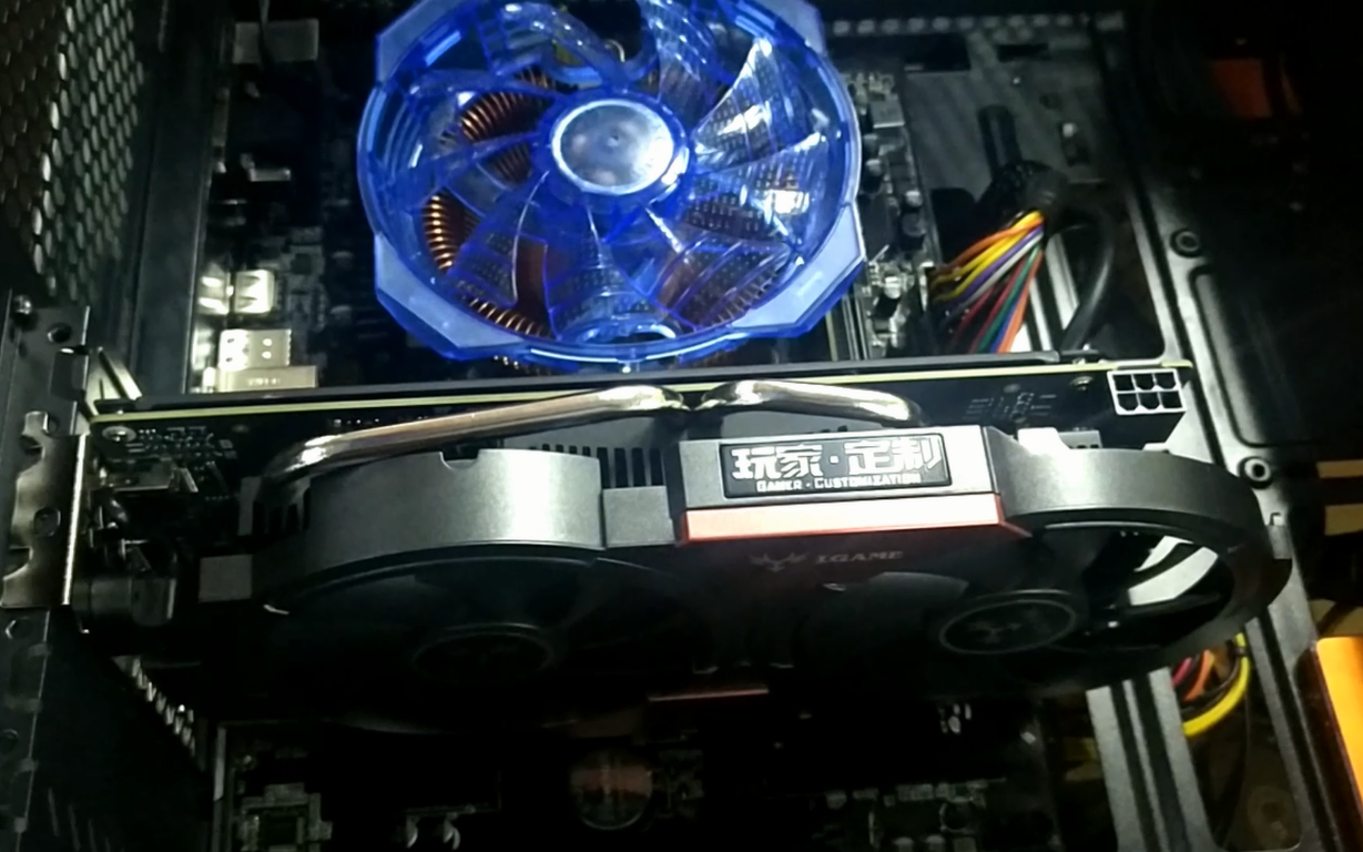 现实中的小粉丝从我这买了一台电脑,正好教大家怎么组装