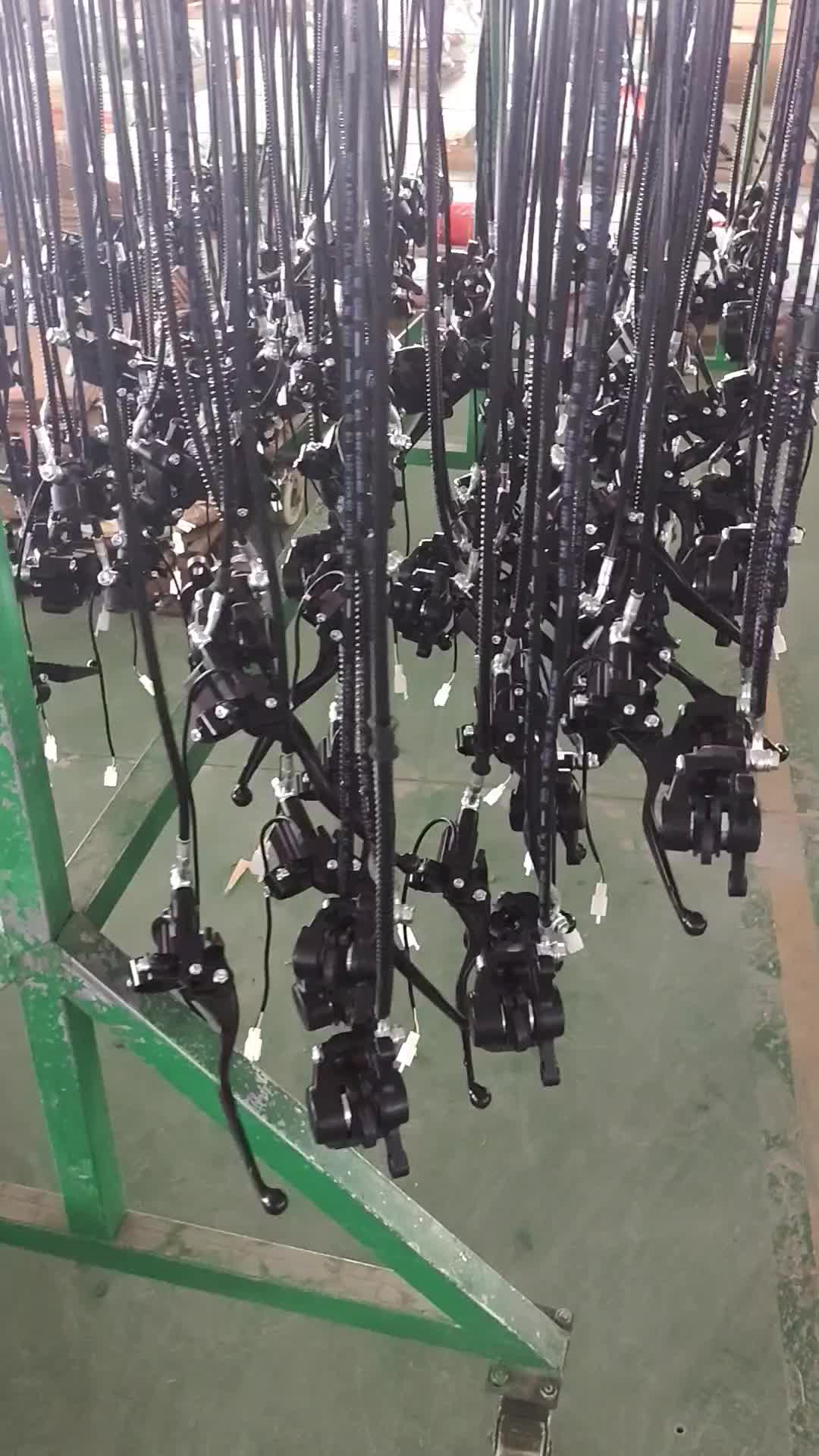 对置缸双活塞静音碟#绿豹电动车 #搏鸥碟刹 #萧十一郎