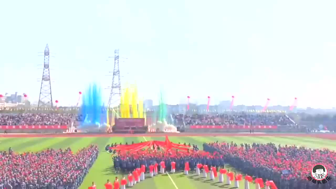 史上最硬核运动会开幕式,场面根本控制不住,连校长看了都说好